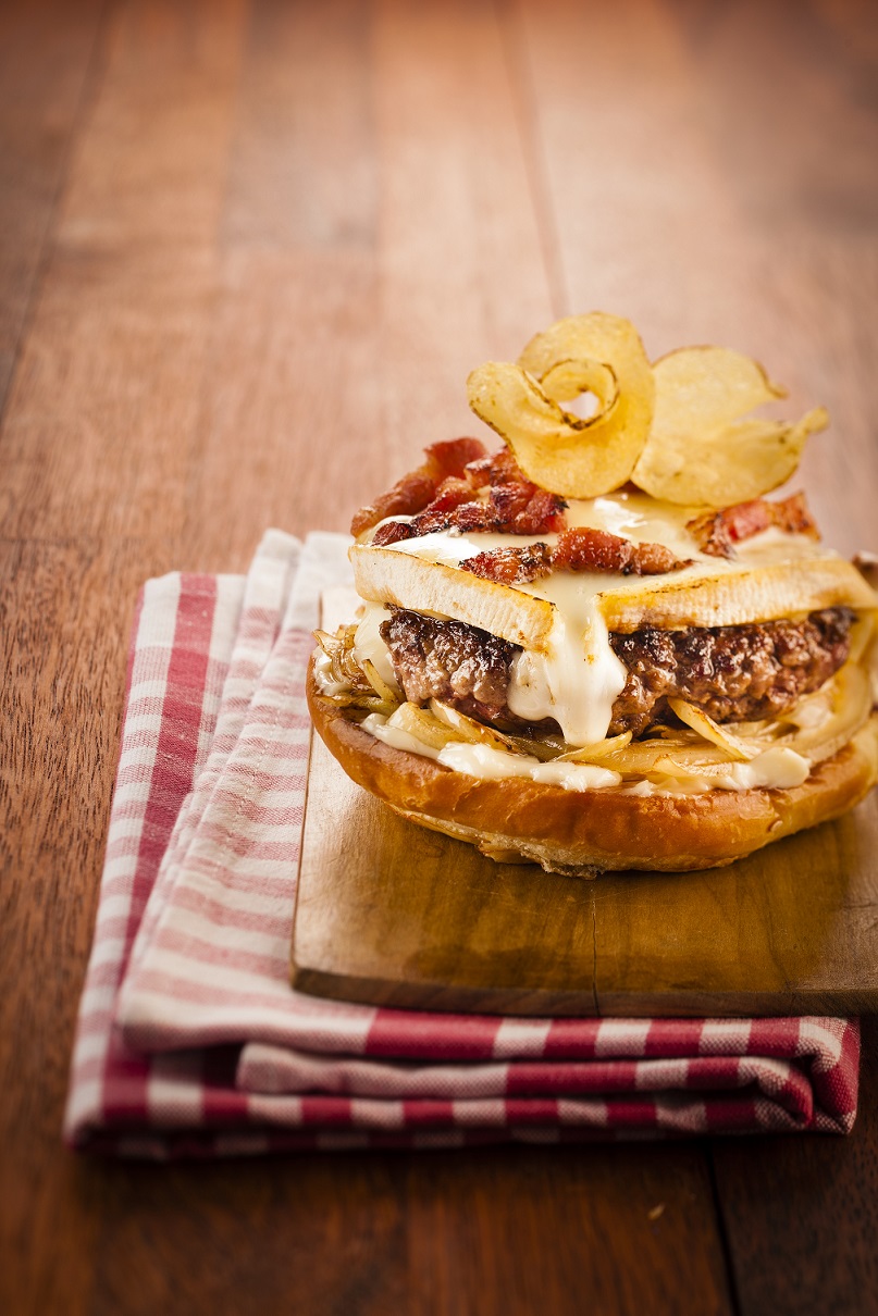 International burger maestro takes a stint behind the grill at Le MÃ ...