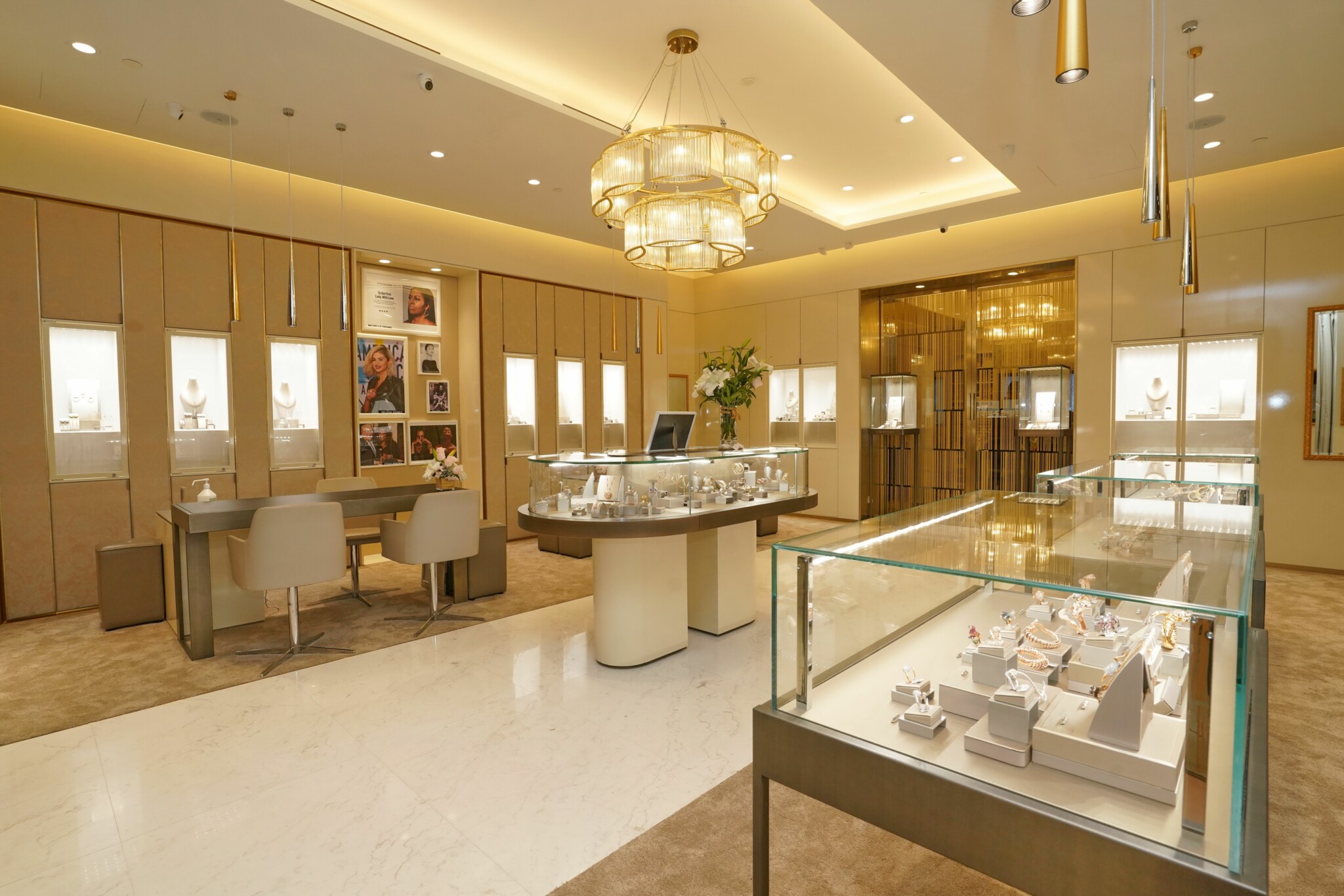 Roberto Coin's First Flagship Boutique In Starhill KL - The Peak Malaysia