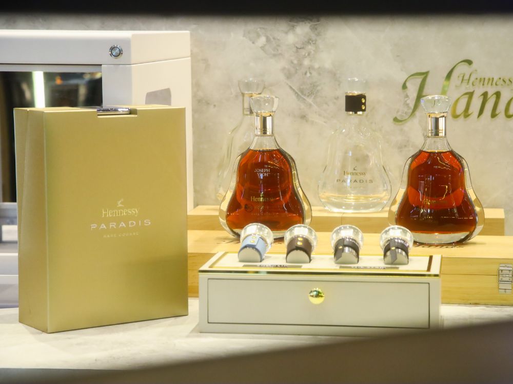 Discover a Bespoke World at Hennessy’s Hands - The Peak Malaysia